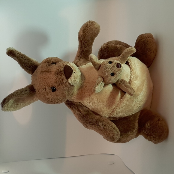 Gund | Toys | Gund Jirra Kangaroo Plush Brown Mother And 5 Baby Joey Stuffed Animal | Poshmark